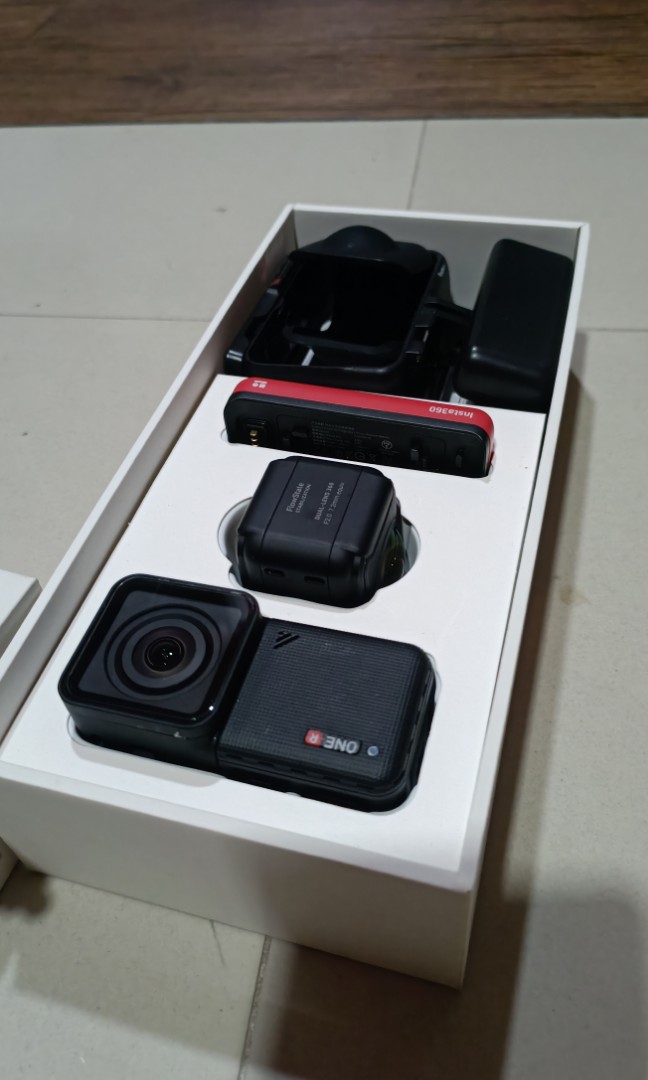 Insta360 OneR Twin Edition, Photography, Video Cameras on Carousell