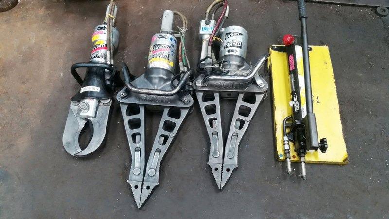 Lukas Rescue Tools Spreader, Cutter and Manual Hydraulic Hand Pump from ...