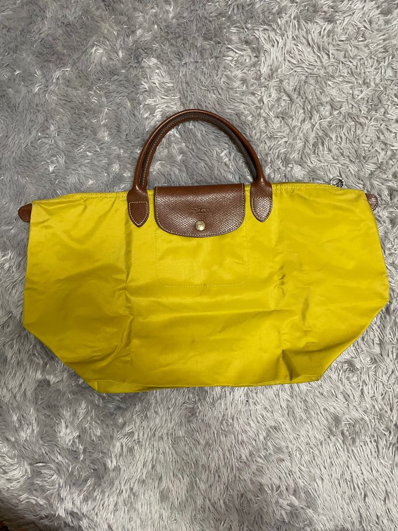 Original Longchamp Le Pliage Medium with Top Handle in Lime Green ...
