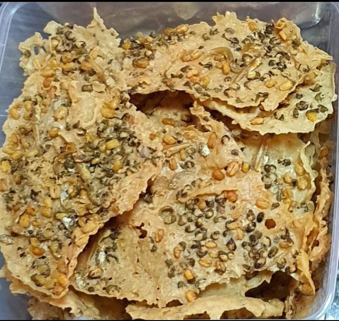 Rempeyek & Tumpi, Food & Drinks, Local Eats on Carousell