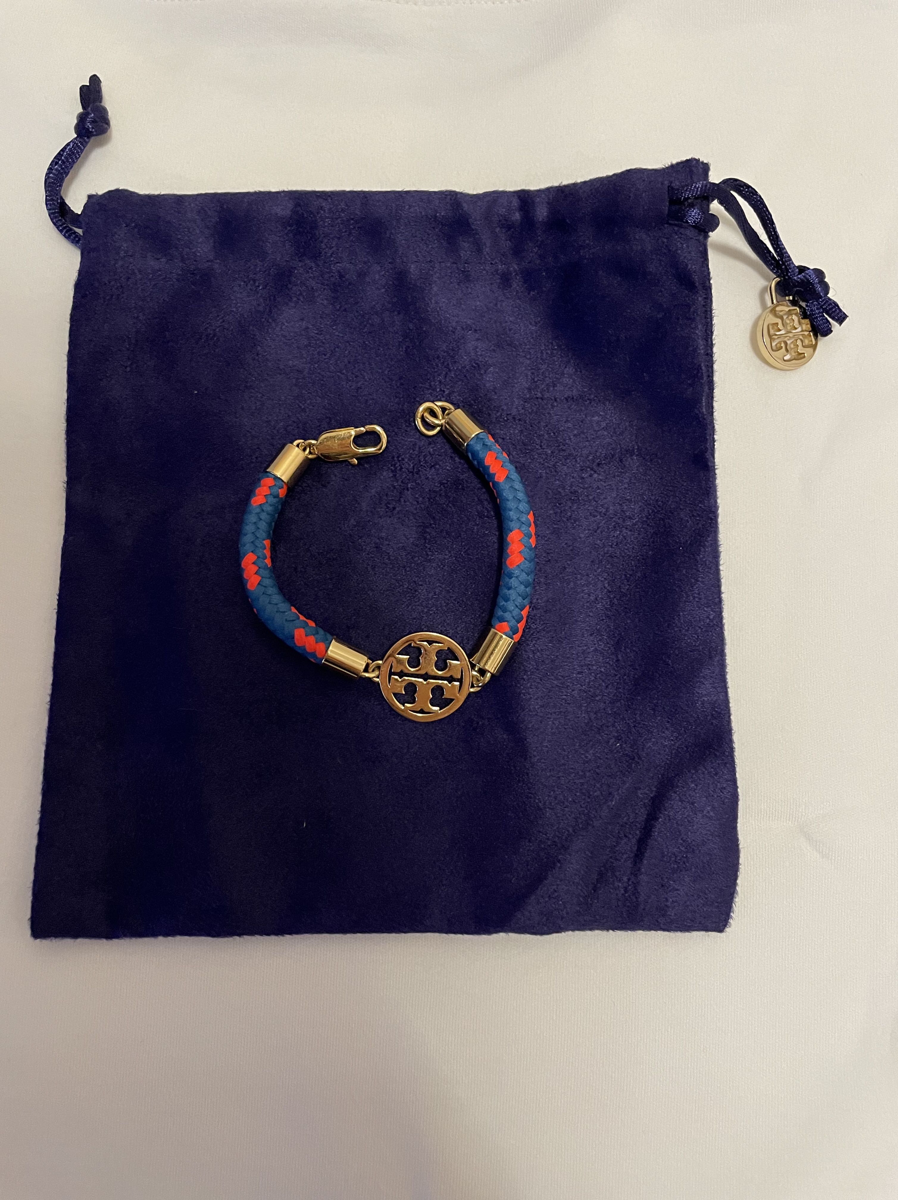 Tory Burch Logo Rope Bracelet, 女裝, 飾物及配件, 手鍊 - Carousell