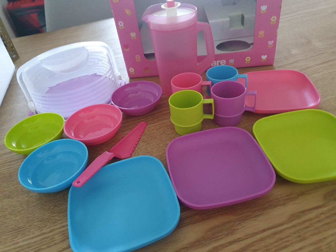 Tupperware Set (For display), Furniture & Home Living, Kitchenware ...
