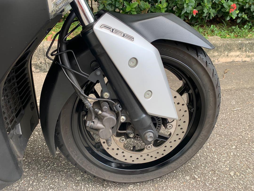 Yamaha Xmax 300 ABS Matt Silver Color With Genuine Mileage Of 17,100km ...