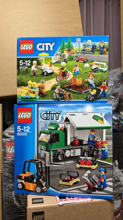 全新現貨 LEGO CITY 60020 Cargo Truck & 60134: People Pack - Fun in the Park, 興趣及遊戲, 玩具 & 遊戲類 - Carousell