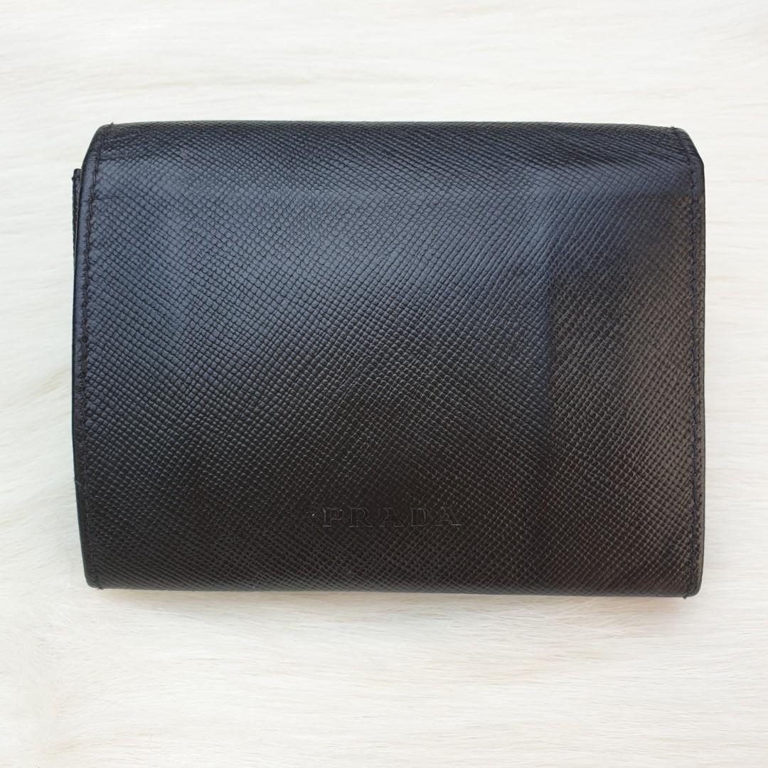 Dompet Prada Kartu Lipat Mini Kulit Asli Pria Second Preloved Branded ...