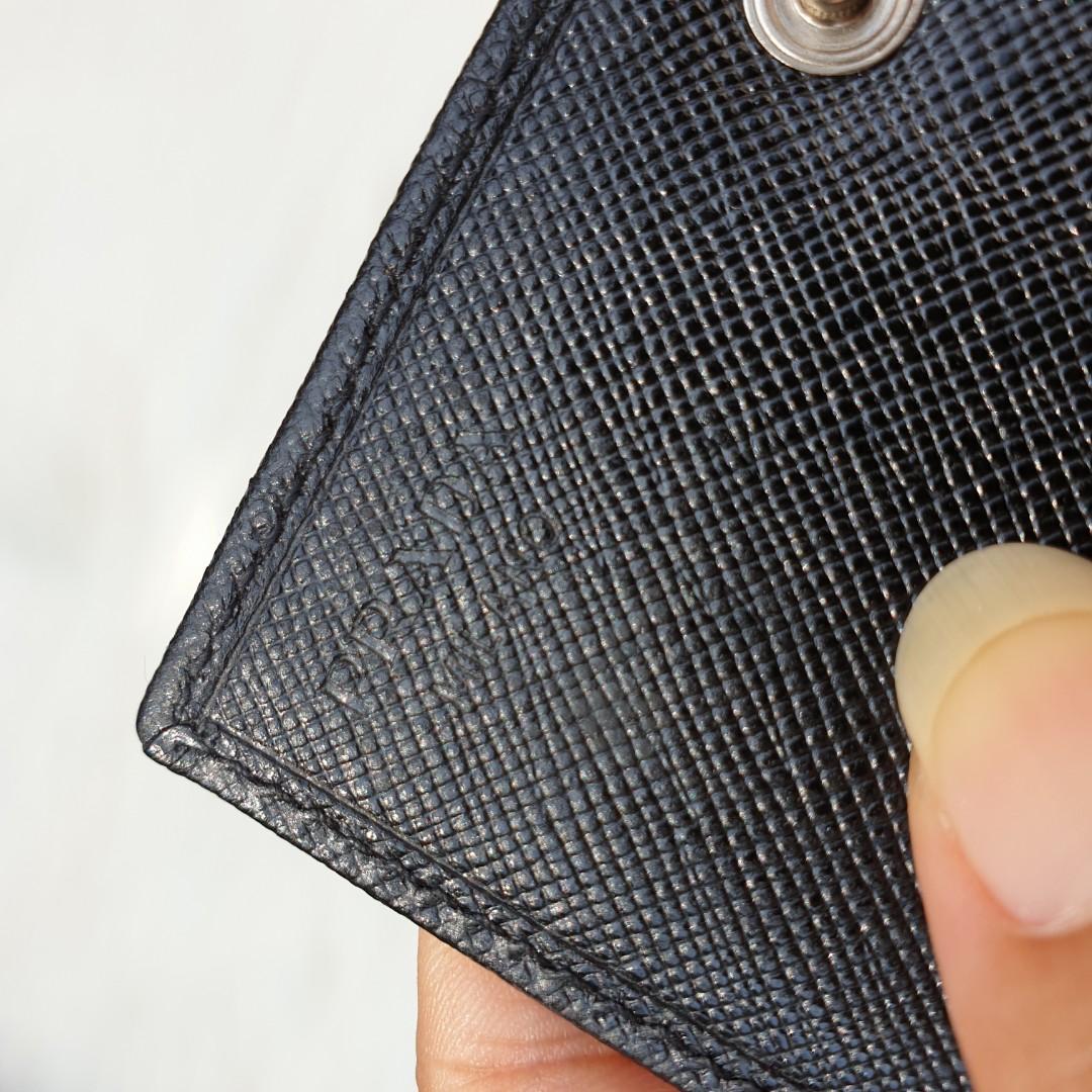 Dompet Prada Kartu Lipat Mini Kulit Asli Pria Second Preloved Branded ...