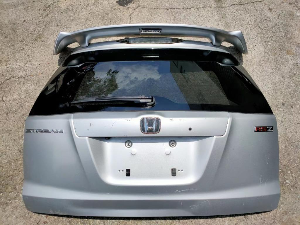 Honda Stream RN6 RN8 RSZ Rear Bonnet With Reverse Camera & Spoiler ...