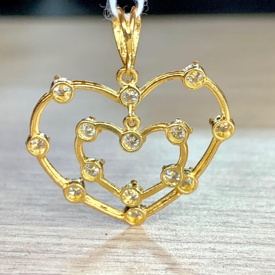 JE- Diamond Heart Shaped Pendant, Women's Fashion, Jewelry & Organisers ...