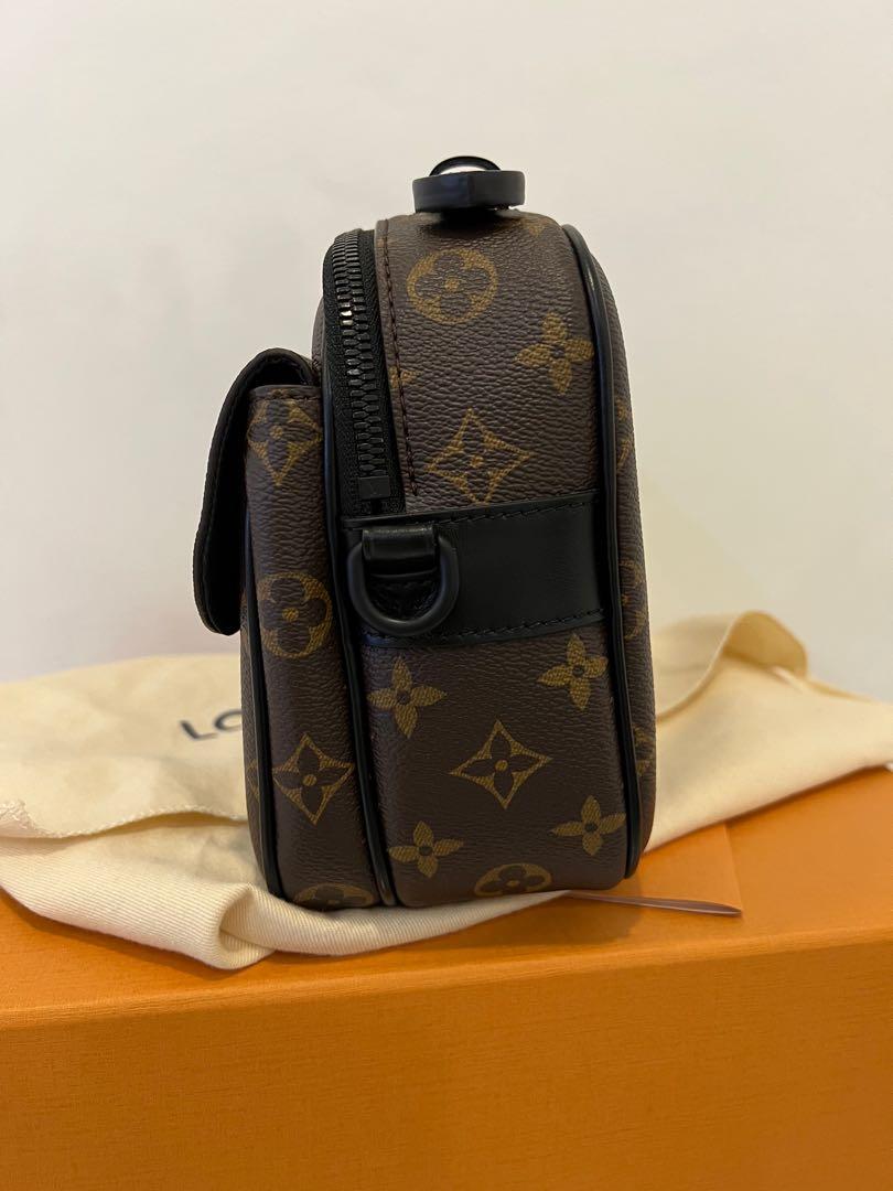 Louis Vuitton LV Slock Messenger Bag Men, Luxury, Bags & Wallets on ...