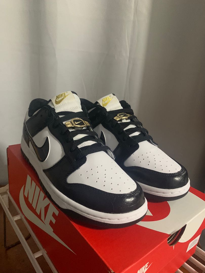 Nike Dunk World Champ with stitching flaw, Men's Fashion, Footwear ...