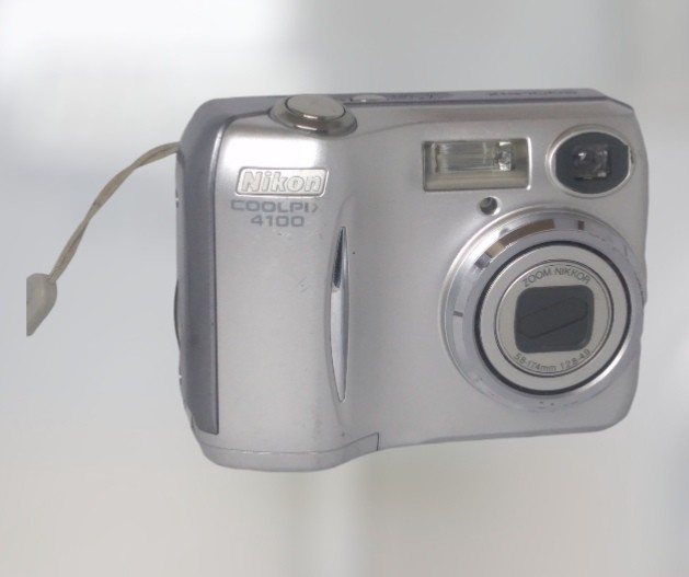 Nikon coolpix 4100, Photography, Cameras on Carousell