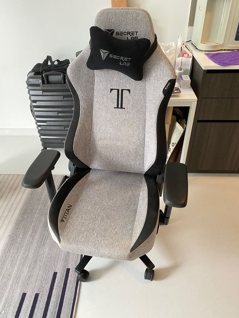 Secret lab titan 2020, Furniture & Home Living, Furniture, Chairs on ...
