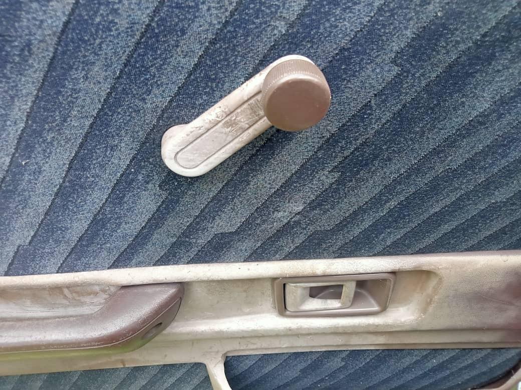 Toyota DX GL KE 70....door trim warna batik .....arga 4 door trim.rm ...