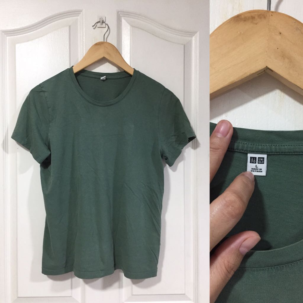 Uniqlo basic tee, Women's Fashion, Tops, Shirts on Carousell