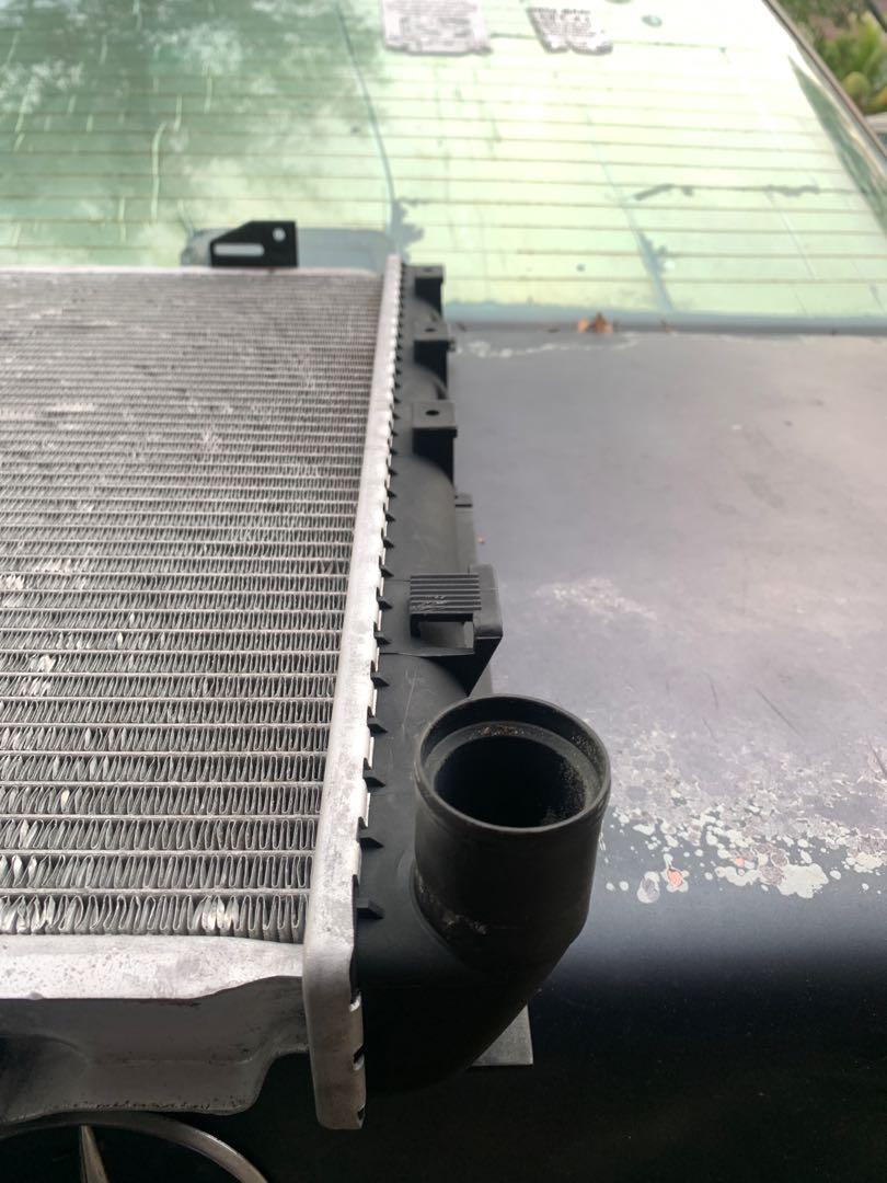 W124 MERCEDES BENZ 4 CYL RADIATOR, Auto Accessories on Carousell