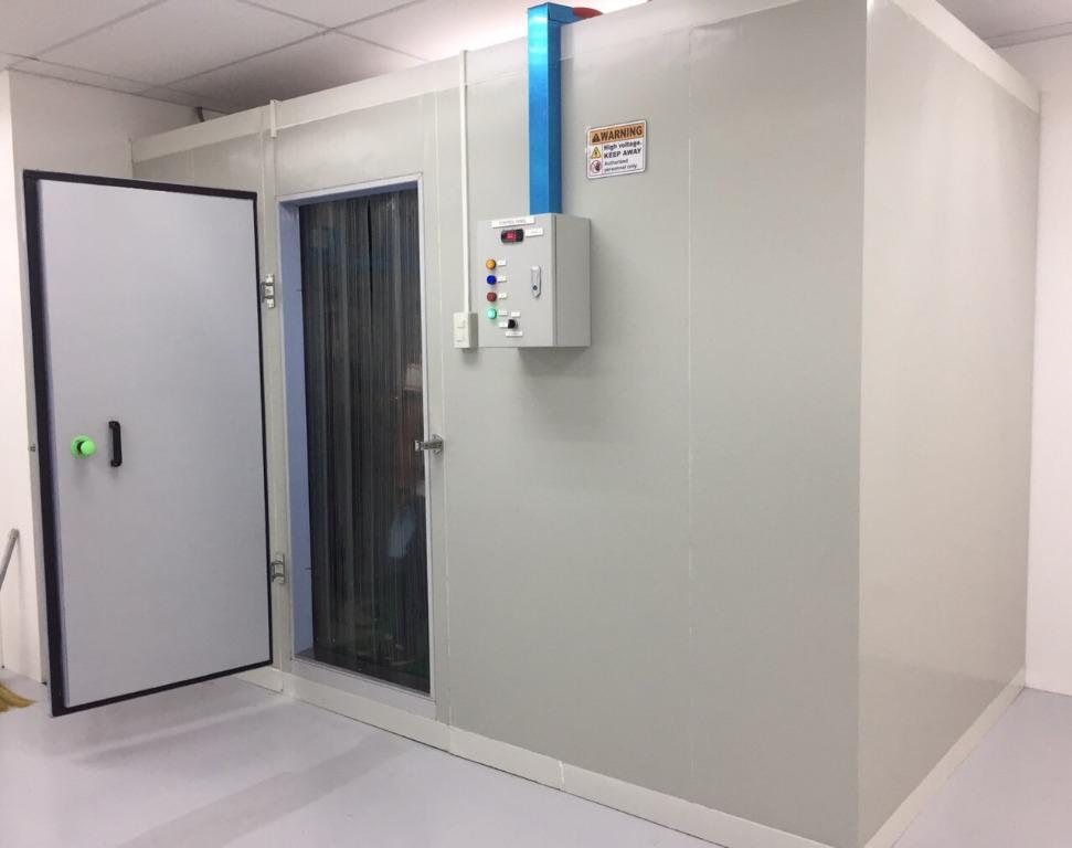 WALK-IN FREEZER/CHILLER FOR FROZEN & CHILLED FOODS, Food & Drinks ...