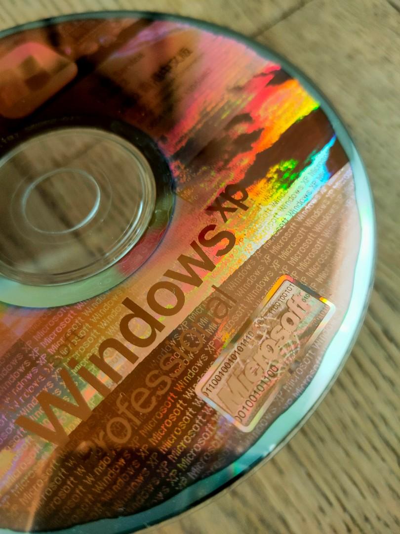 Windows XP Professional CD and key , condition exactly as seen in ...