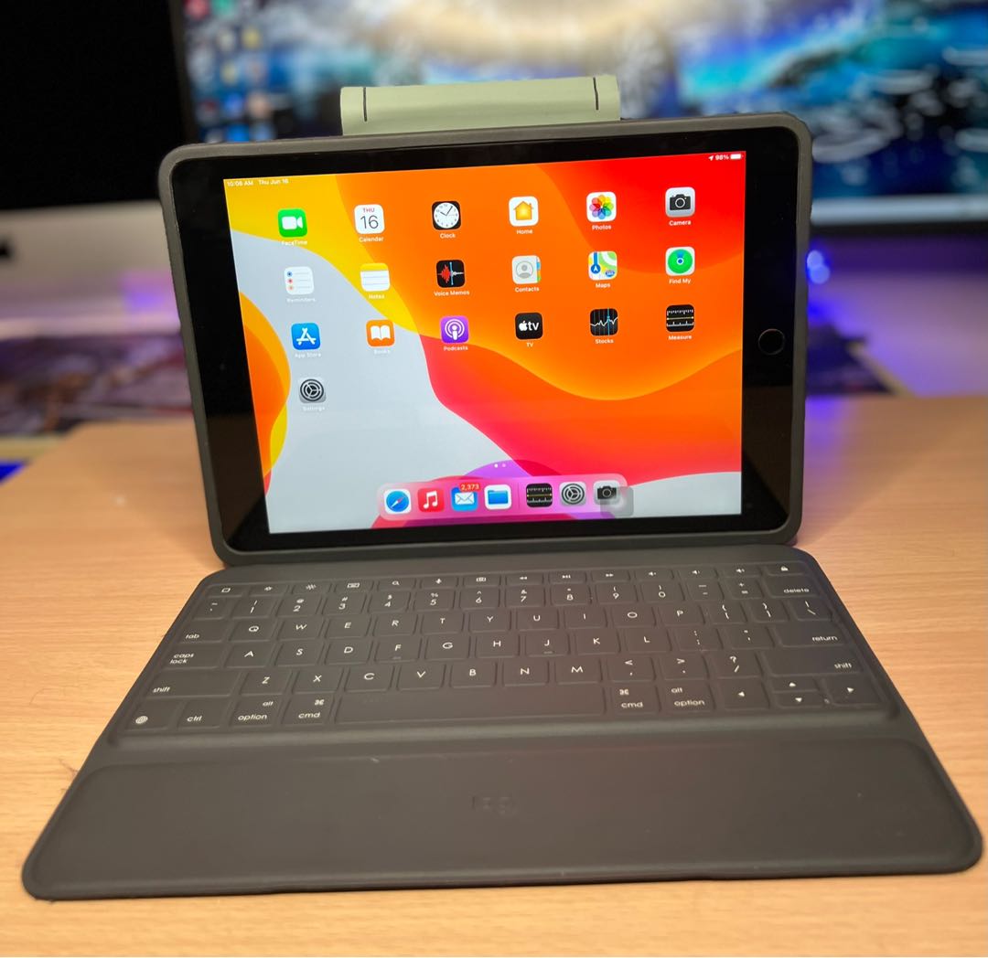 Apple IPad 7Th Gen 128Gb Cellular Edition with Logitech Keyboard Casing ...