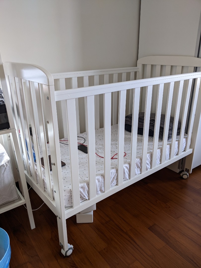 Convertible baby cots, Babies & Kids, Baby Nursery & Kids Furniture ...