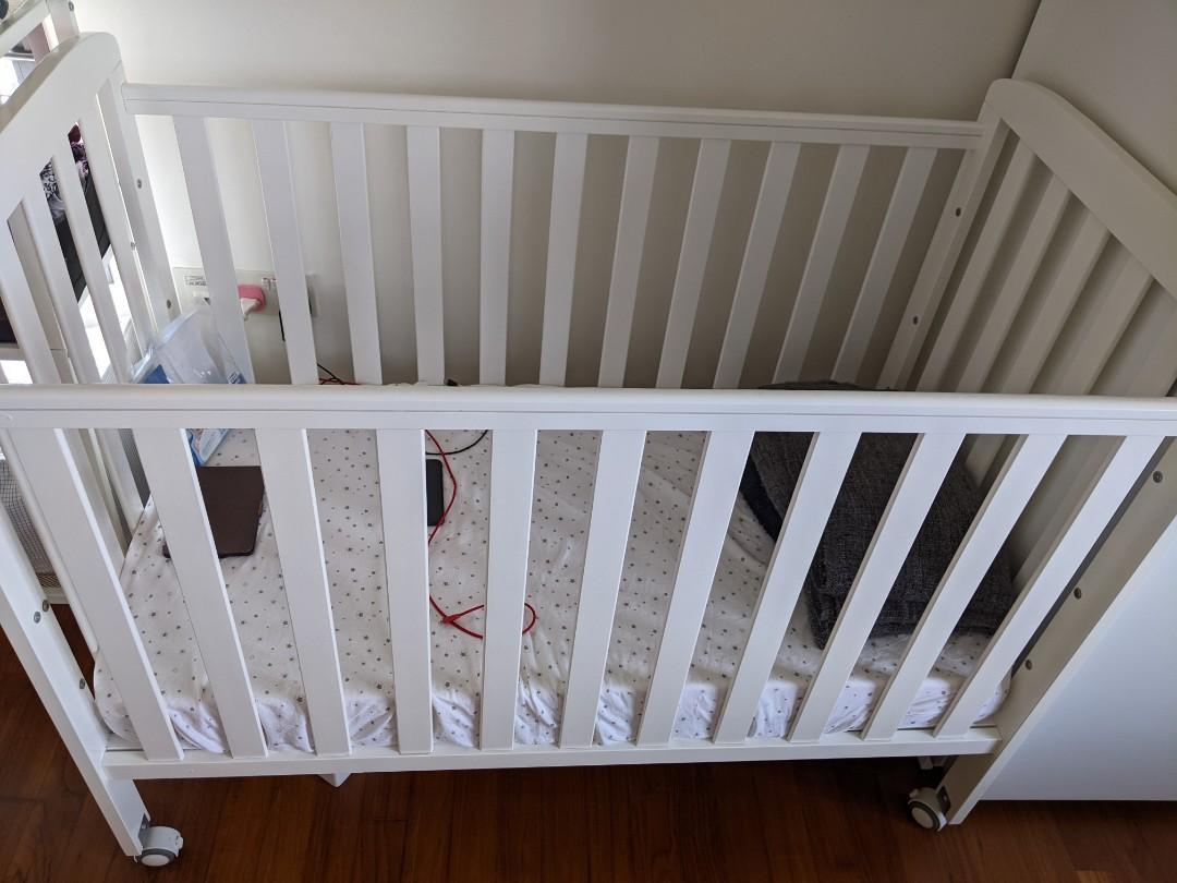 Convertible baby cots, Babies & Kids, Baby Nursery & Kids Furniture ...