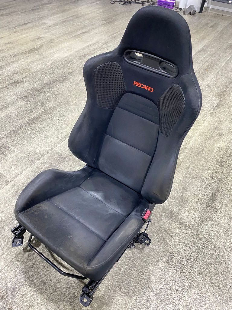 Evo 9 Original Recaro Seat, Car Accessories, Accessories on Carousell
