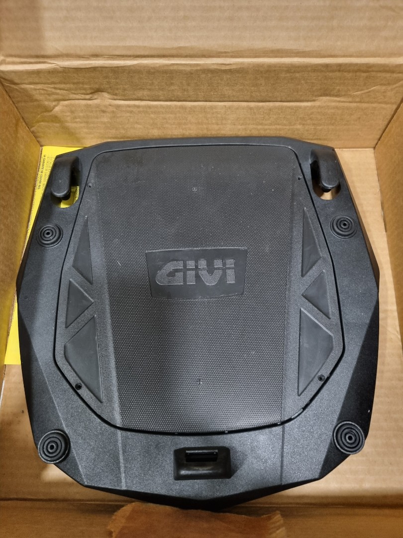Givi monokey e251 base plate, Motorcycles, Motorcycle Accessories on Carousell
