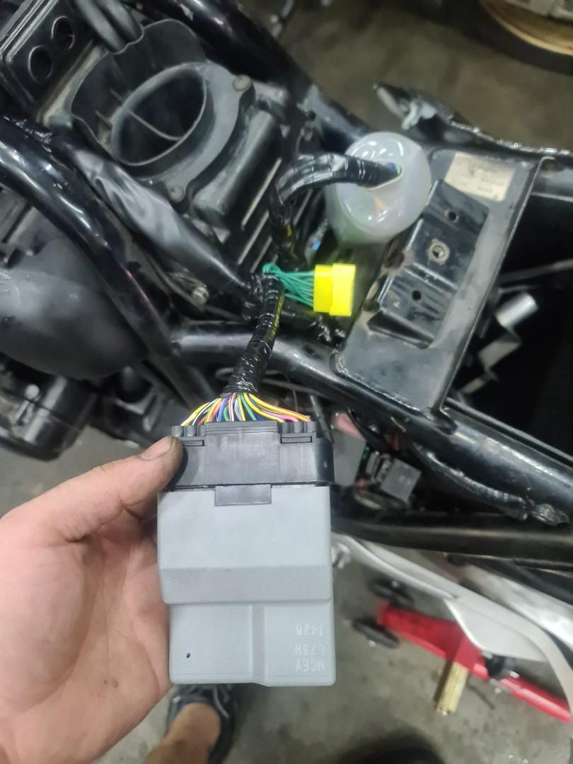 Honda CB400 wiring system, Motorcycles, Motorcycle Accessories on Carousell