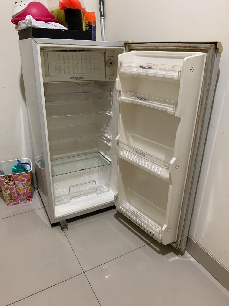 Kulkas 1 pintu merek national, Kitchen & Appliances di Carousell