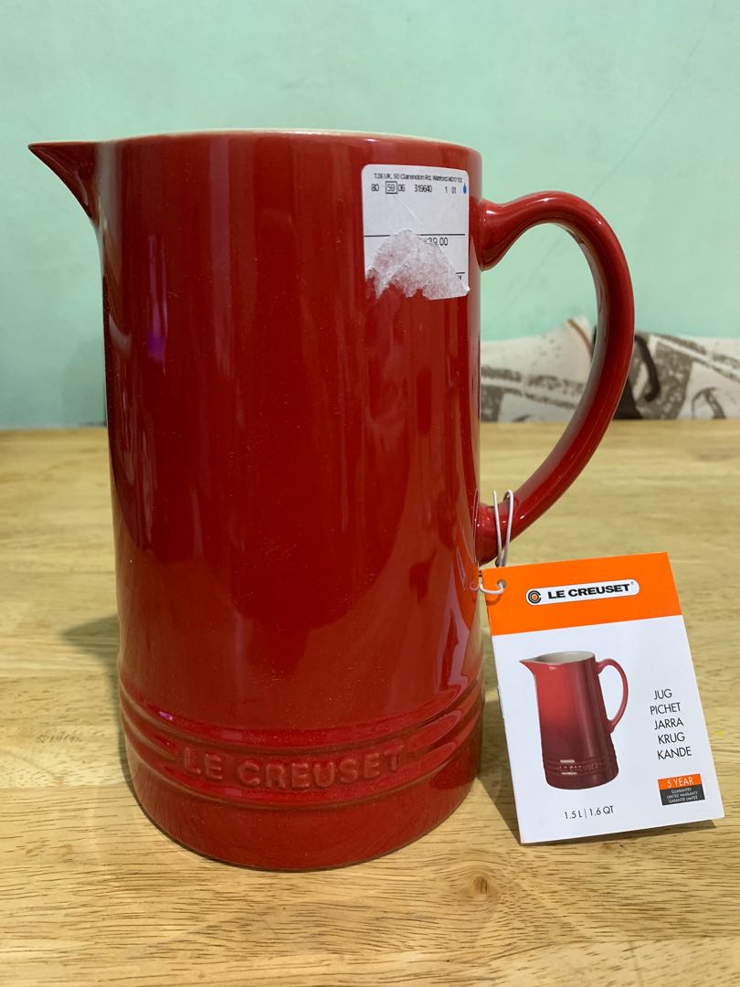 LE CREUSET PITCHER CHILLER RED, Furniture & Home Living, Kitchenware ...