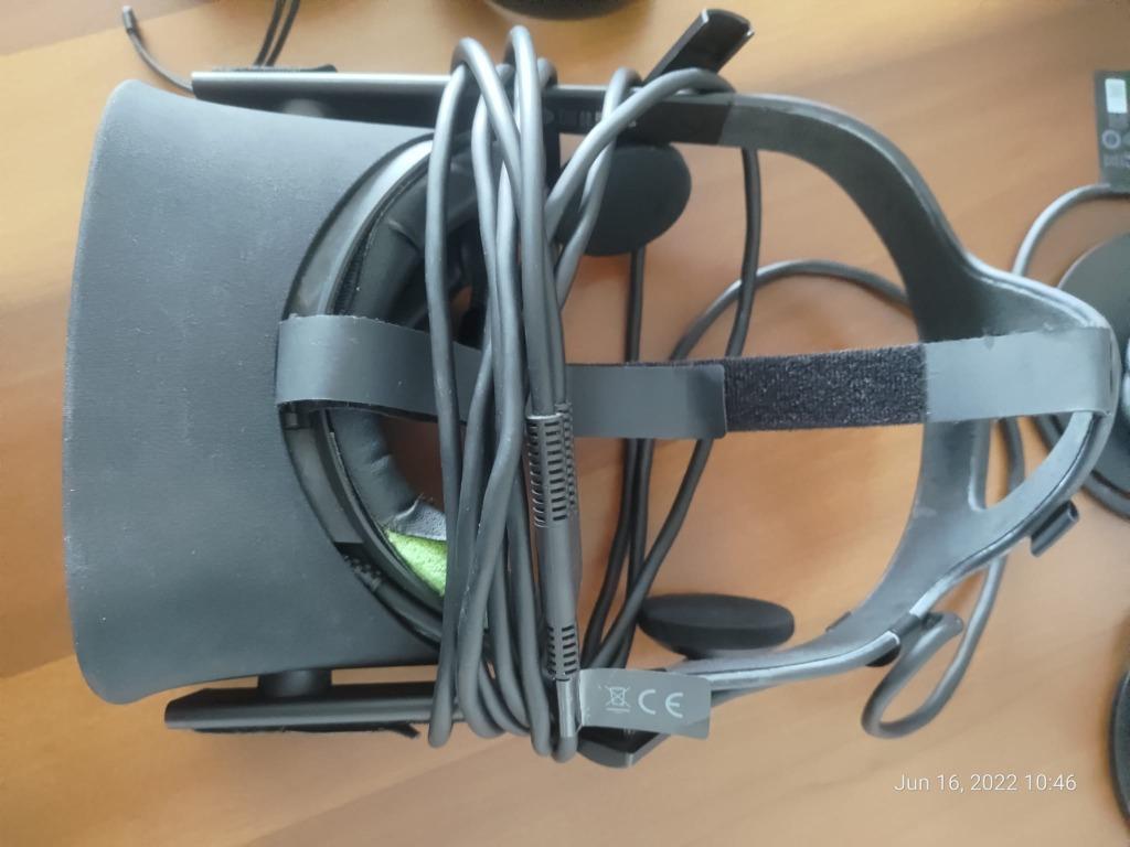 Oculus Rift CV1 with 3 Base Stations, Video Gaming, Gaming Accessories ...