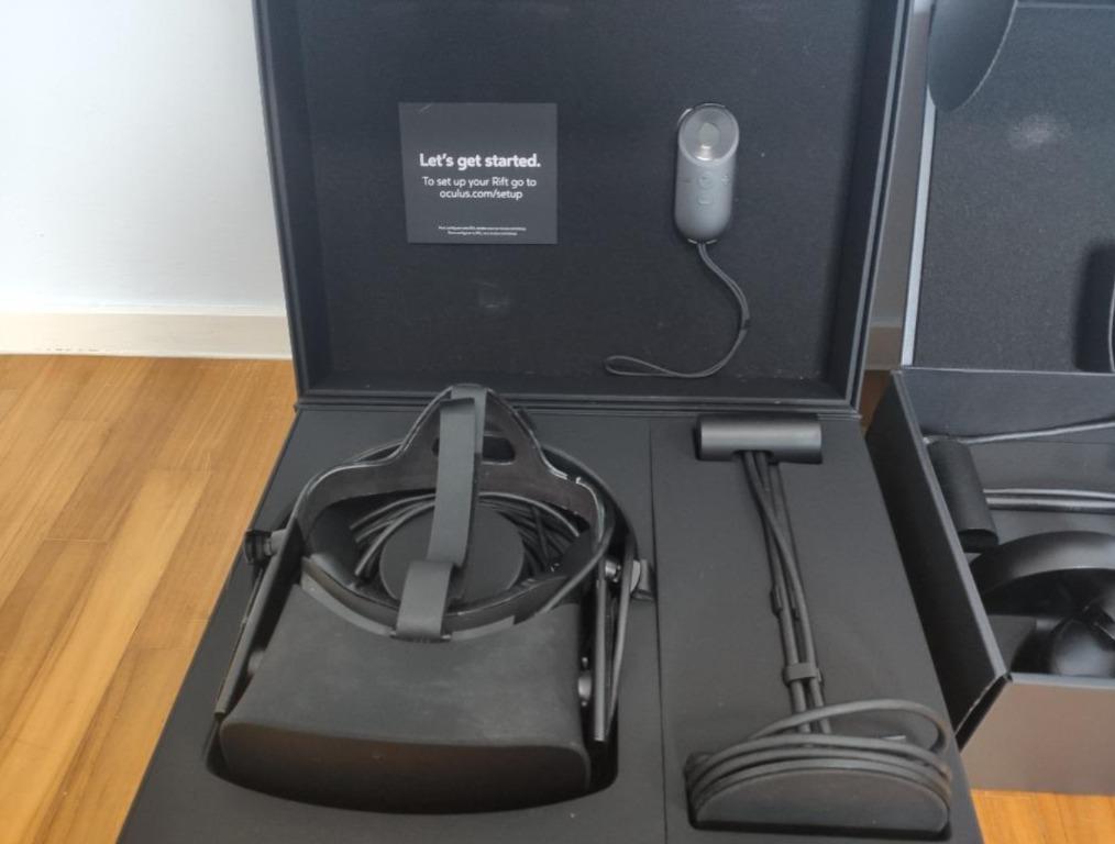 Oculus Rift CV1 with 3 Base Stations, Video Gaming, Gaming Accessories ...