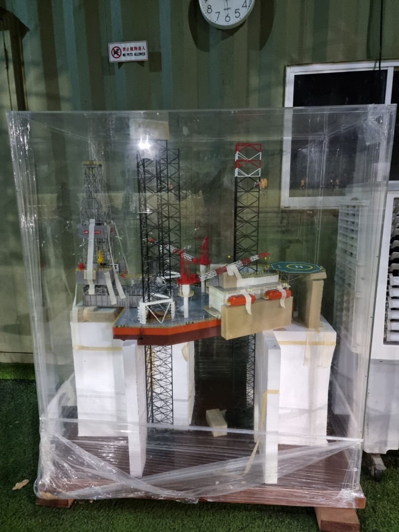 Oil rigs model for sale, Everything Else on Carousell