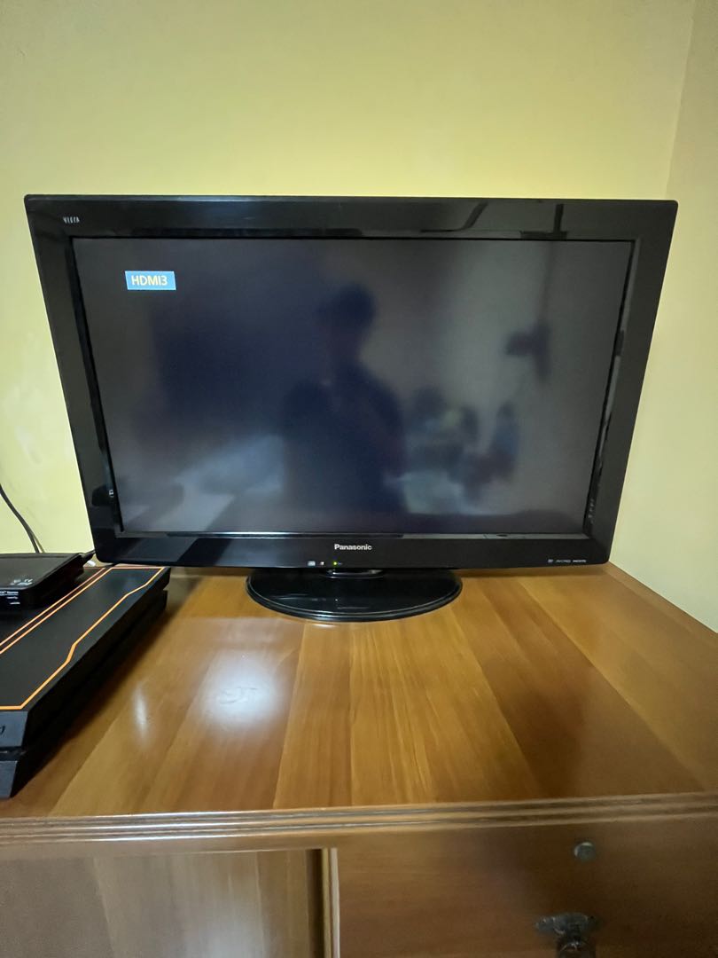 Panasonic Viera LCD TV TH-L32X20S 32”, TV & Home Appliances, TV ...