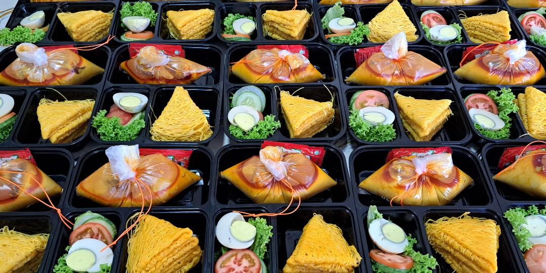 Roti Kirai Bento Sets, Food & Drinks, Local Eats on Carousell