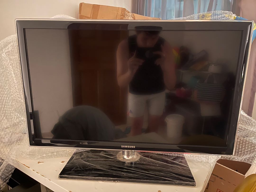 Samsung 32” TV UA32D4000, TV & Home Appliances, TV & Entertainment, TV ...
