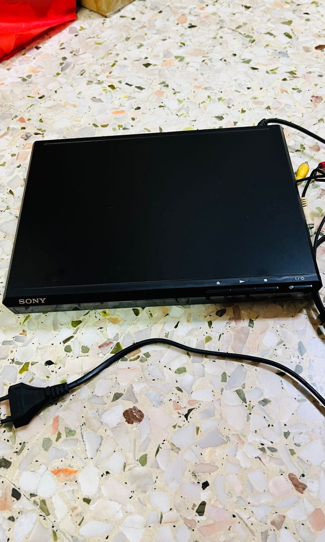 Sony DVD player and iHome Radio/Clock, Everything Else on Carousell