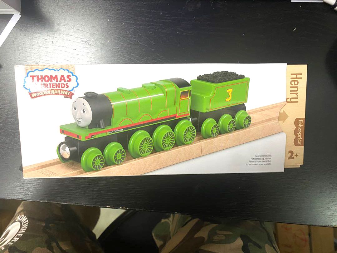 Thomas & Friends Wooden Henry, 興趣及遊戲, 玩具 & 遊戲類 - Carousell