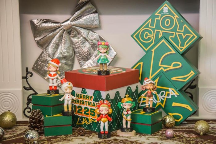 TOYCITY LAURA CHRISTMAS SURPRISE 1225 (2 DOLLS AT RANDOM) C/W LIMITED ...