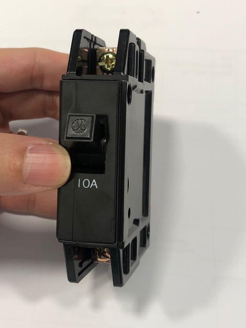 三凌 Mitsubishi No-fuse Breaker NFB 斷路器, 家庭電器, 轉插器及插頭 - Carousell