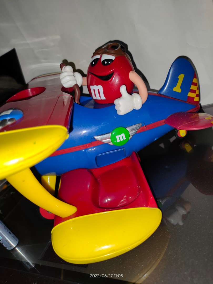 Big eminem plane, Hobbies & Toys, Toys & Games on Carousell