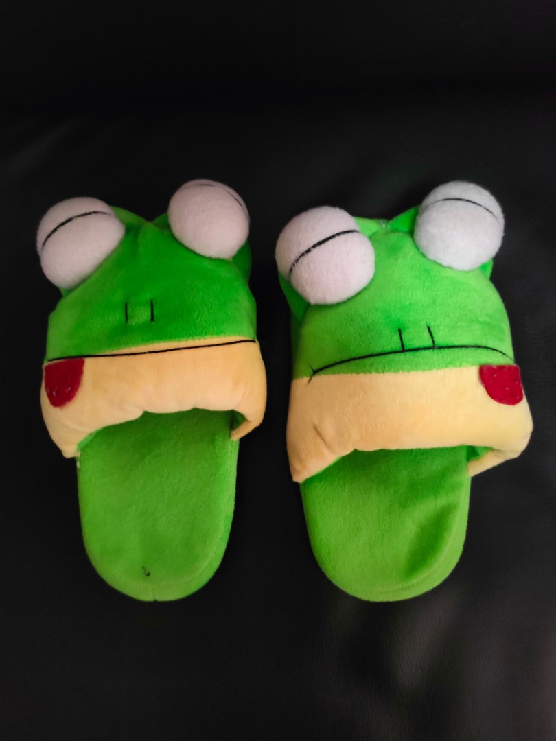 Frog slippers, Women's Fashion, Footwear, Slippers and slides on Carousell