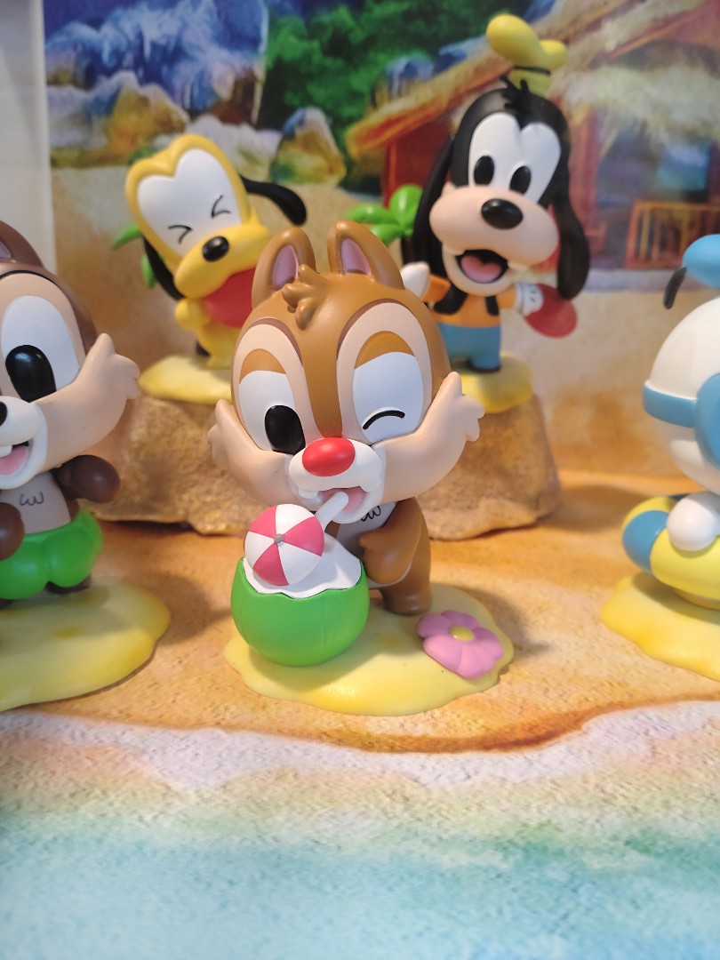 Mickey and friends盲盒 放Dale 可換唐老鴨, 興趣及遊戲, 玩具 & 遊戲類 - Carousell