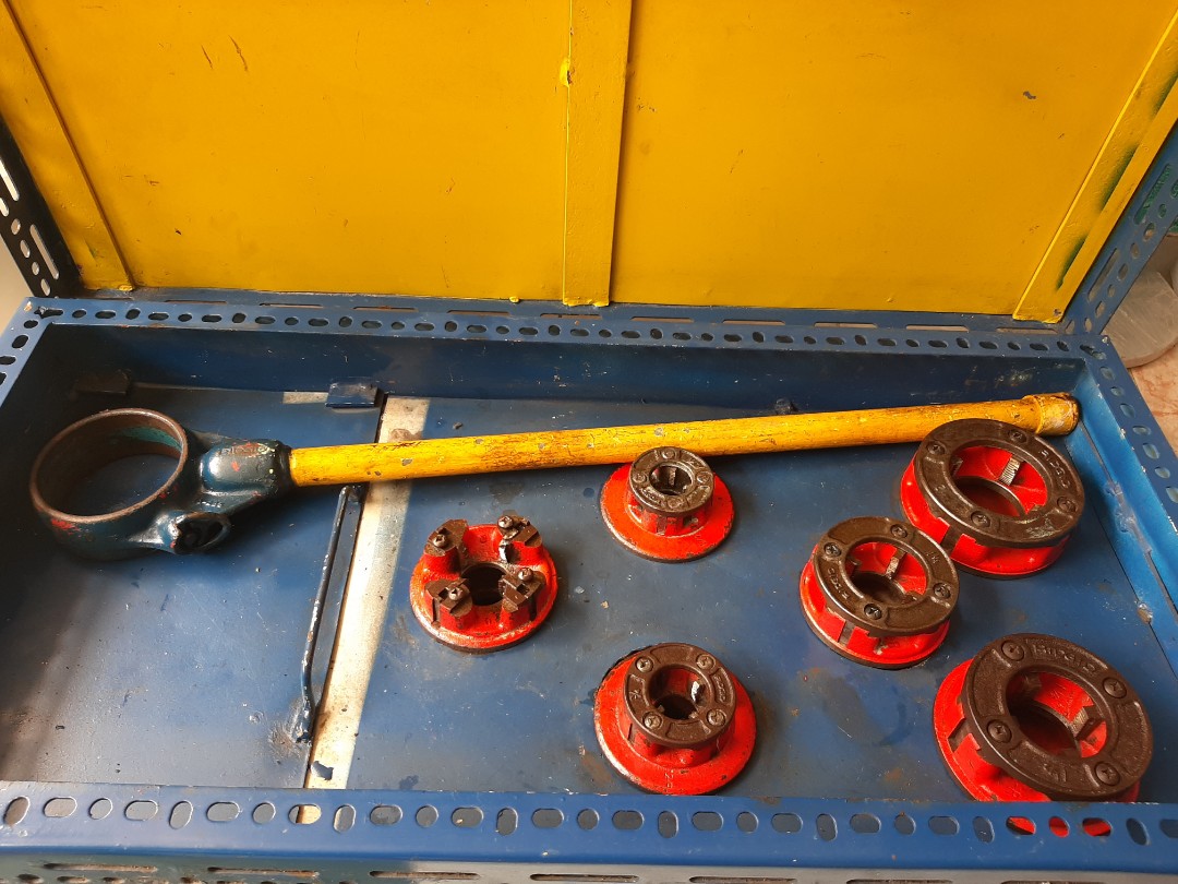 Ridgid Pipe threader set, Commercial & Industrial, Construction Tools ...