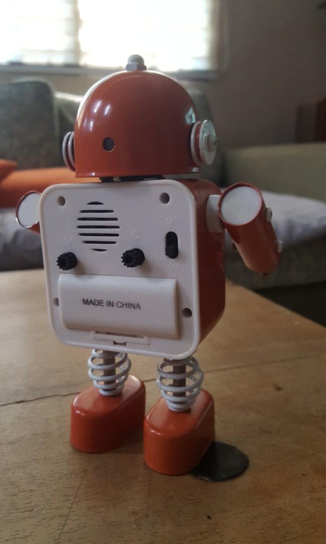 Tin Metal Robot Clock, Hobbies & Toys, Memorabilia & Collectibles ...