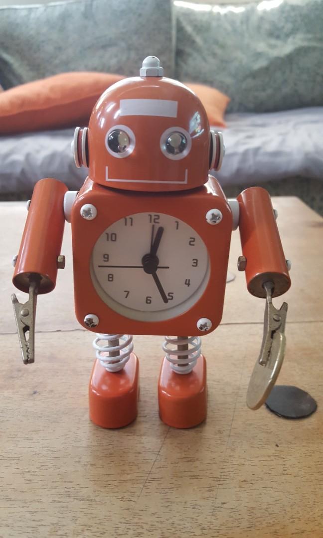 Tin Metal Robot Clock, Hobbies & Toys, Memorabilia & Collectibles ...
