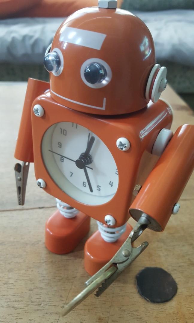Tin Metal Robot Clock, Hobbies & Toys, Memorabilia & Collectibles ...