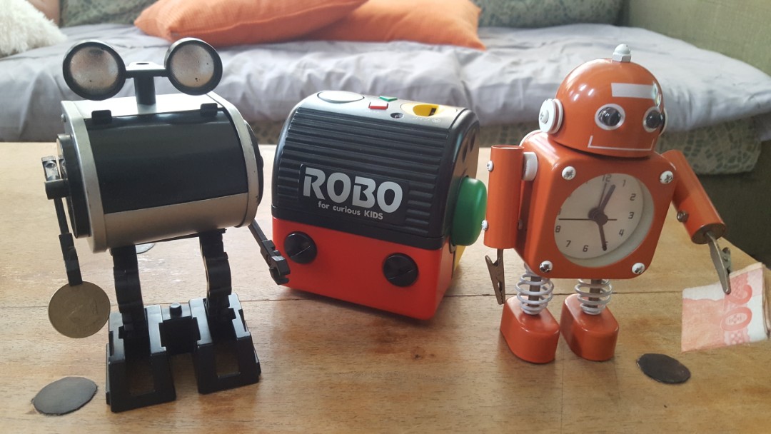 Tin Metal Robot Clock, Hobbies & Toys, Memorabilia & Collectibles ...