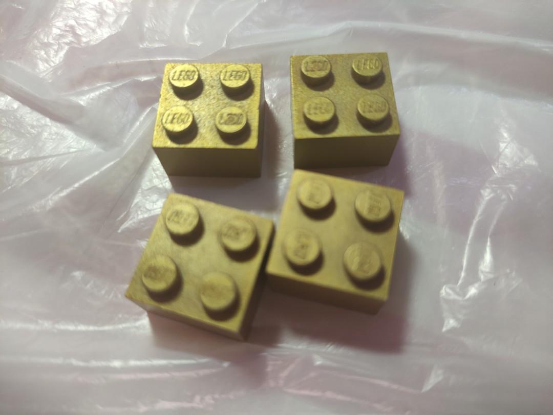 (85% new. 罕有) Lego METALLIC gold brick 2x2 四粒金屬效果光面金磚, 興趣及遊戲, 玩具 & 遊戲類 ...