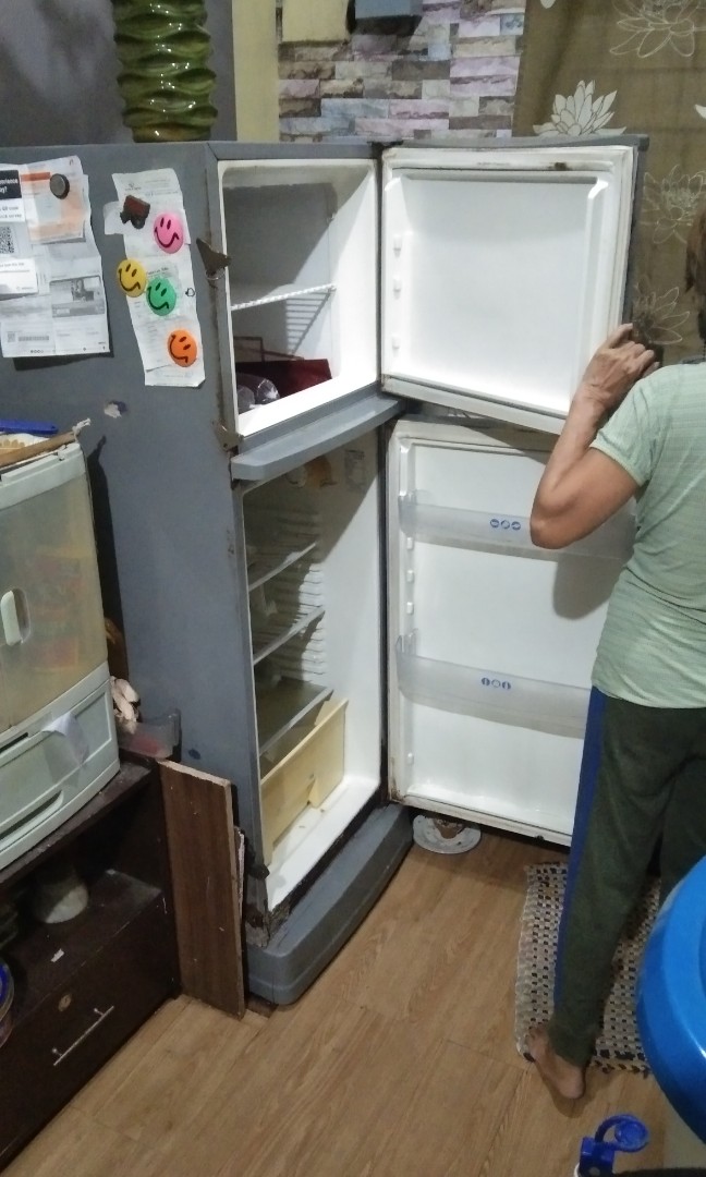 Condura 7cu ft. malakas pa makagawa ng Yelo, TV & Home Appliances ...