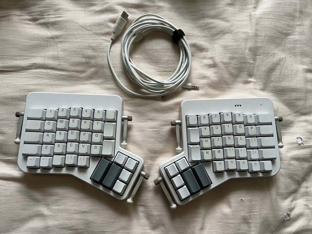 Ergodox EZ: Glow, Computers & Tech, Parts & Accessories, Computer ...